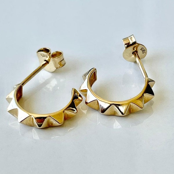 Pyramid Stud Earring - Etsy UK