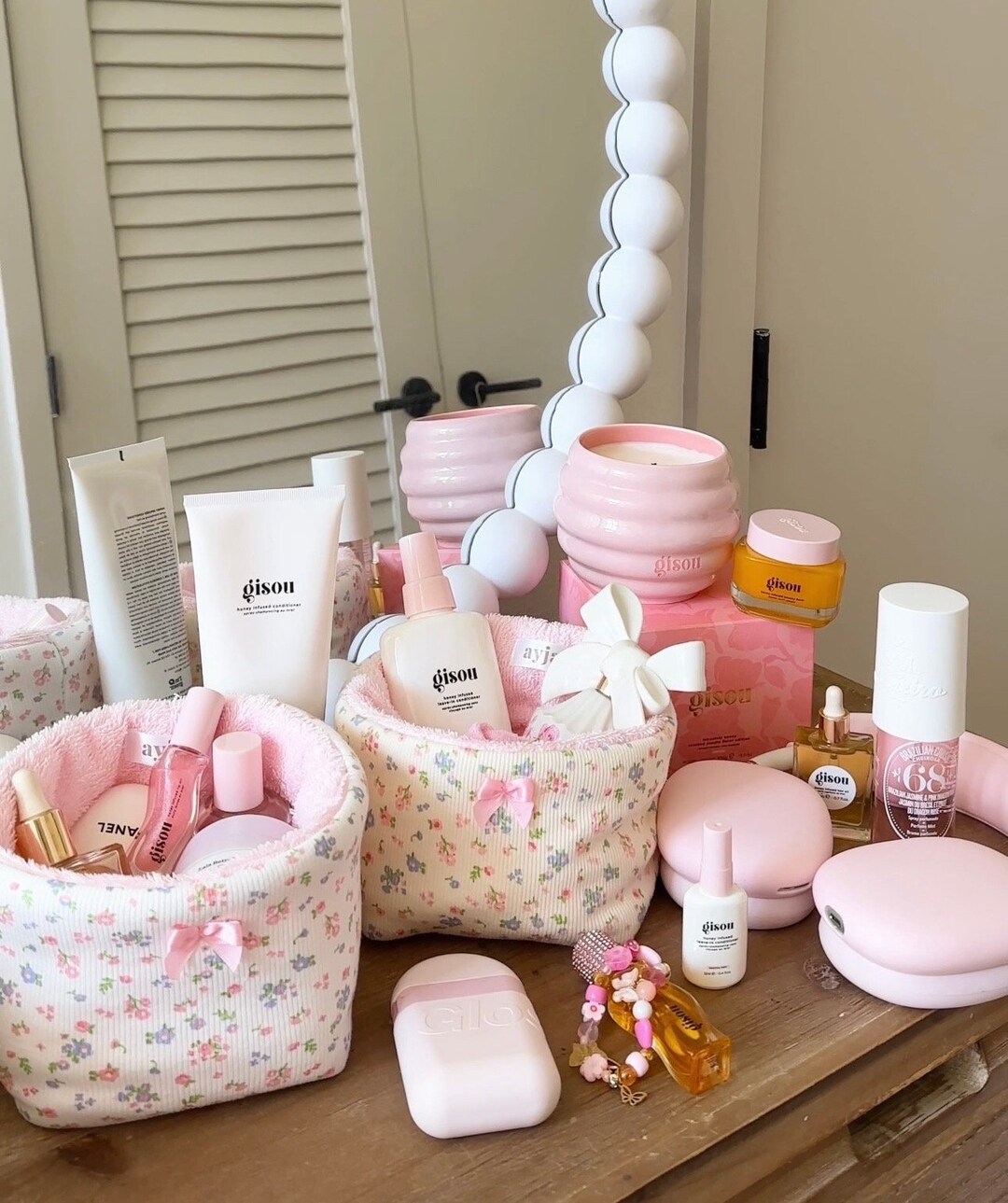 Vintage White Floral Pink Teddy Make-up Organizer - Makeup Bag ...