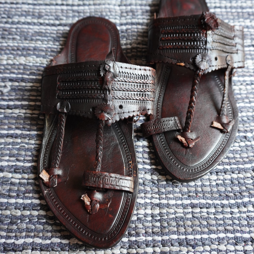 Men’s Handmade Leather Kolhapuri Chappals | Traditional Indian T-strap ...