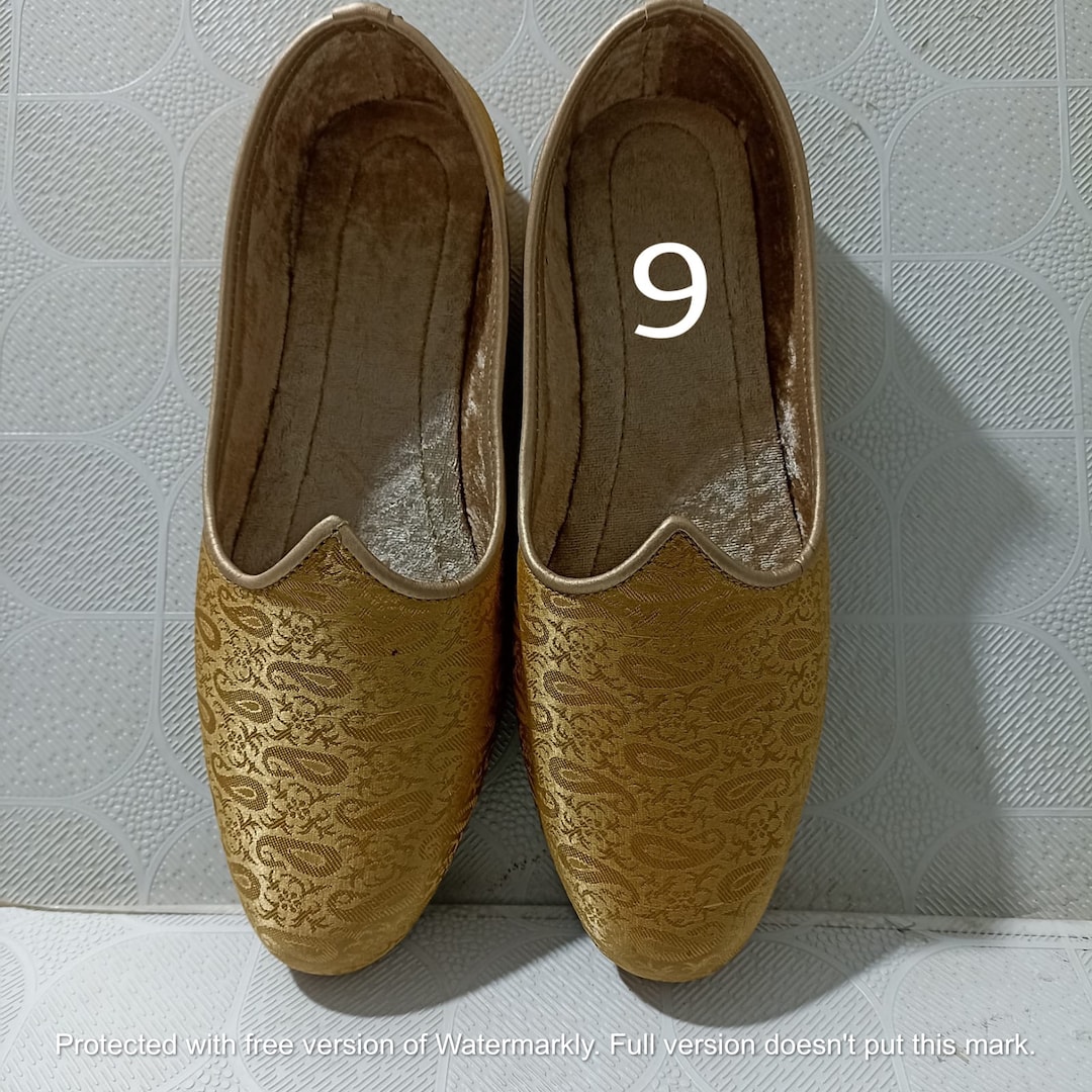 Golden Embroidered Mojari Shoes for Men | Handmade Jutti | Traditional ...