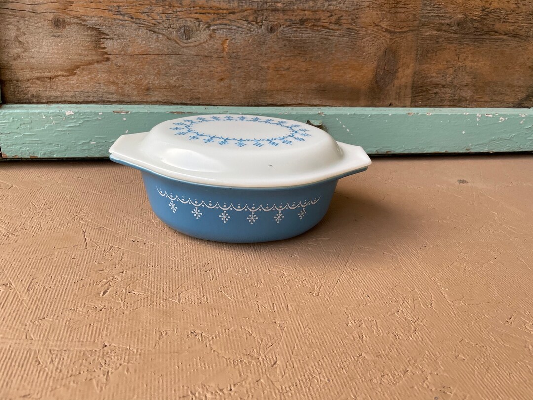 Snowflake Garland Pyrex Casserole With Chipped Lid. Blue Tone. Robert ...