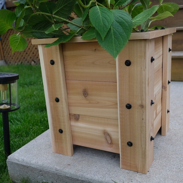 Cedar Planter - Etsy Canada