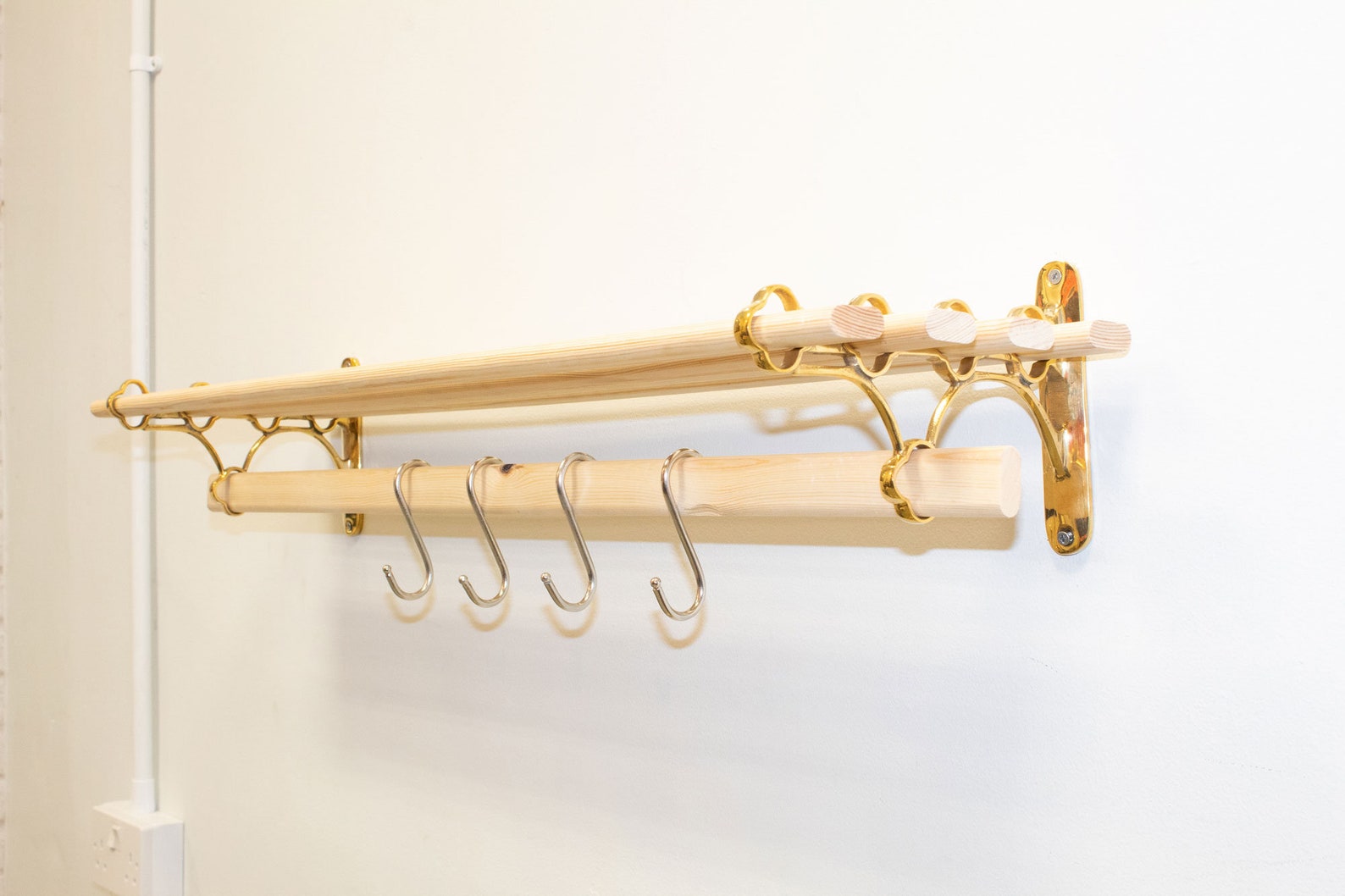 Wall Mounted Shelf Drying Rack 5 Lath X 1.4 Metres Vintage Cast Iron ...