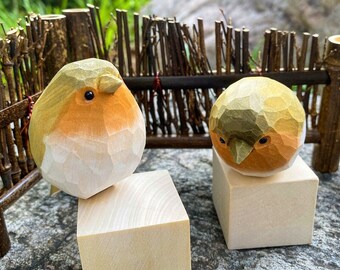 Painted Robin Wood Carving - Etsy UK