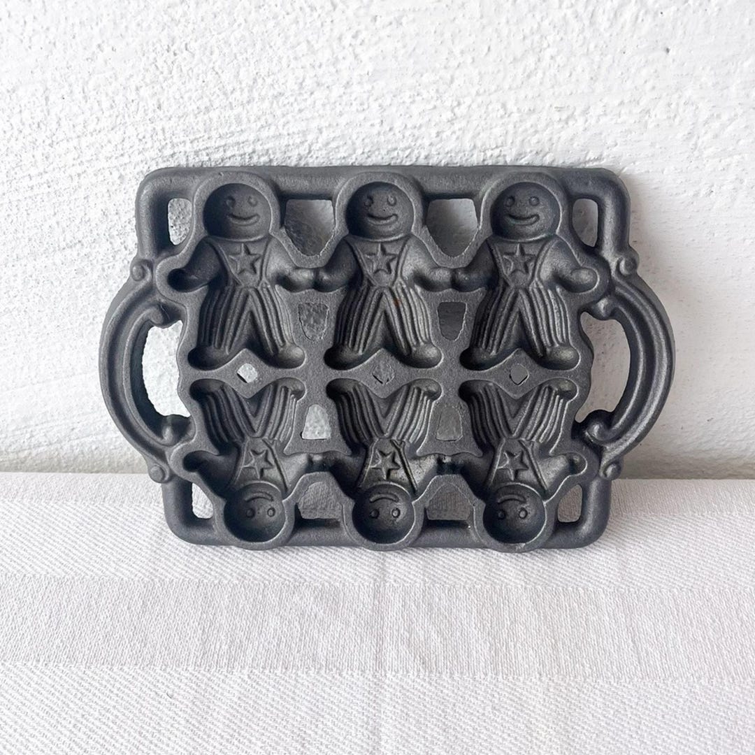 VINTAGE All American Gingerbread Mold Cast Iron Bakeware Set of 6 - Etsy