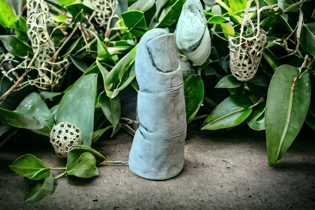 Garden Statue Middle Finger Fun Garden Figure Backyard Decor - Etsy