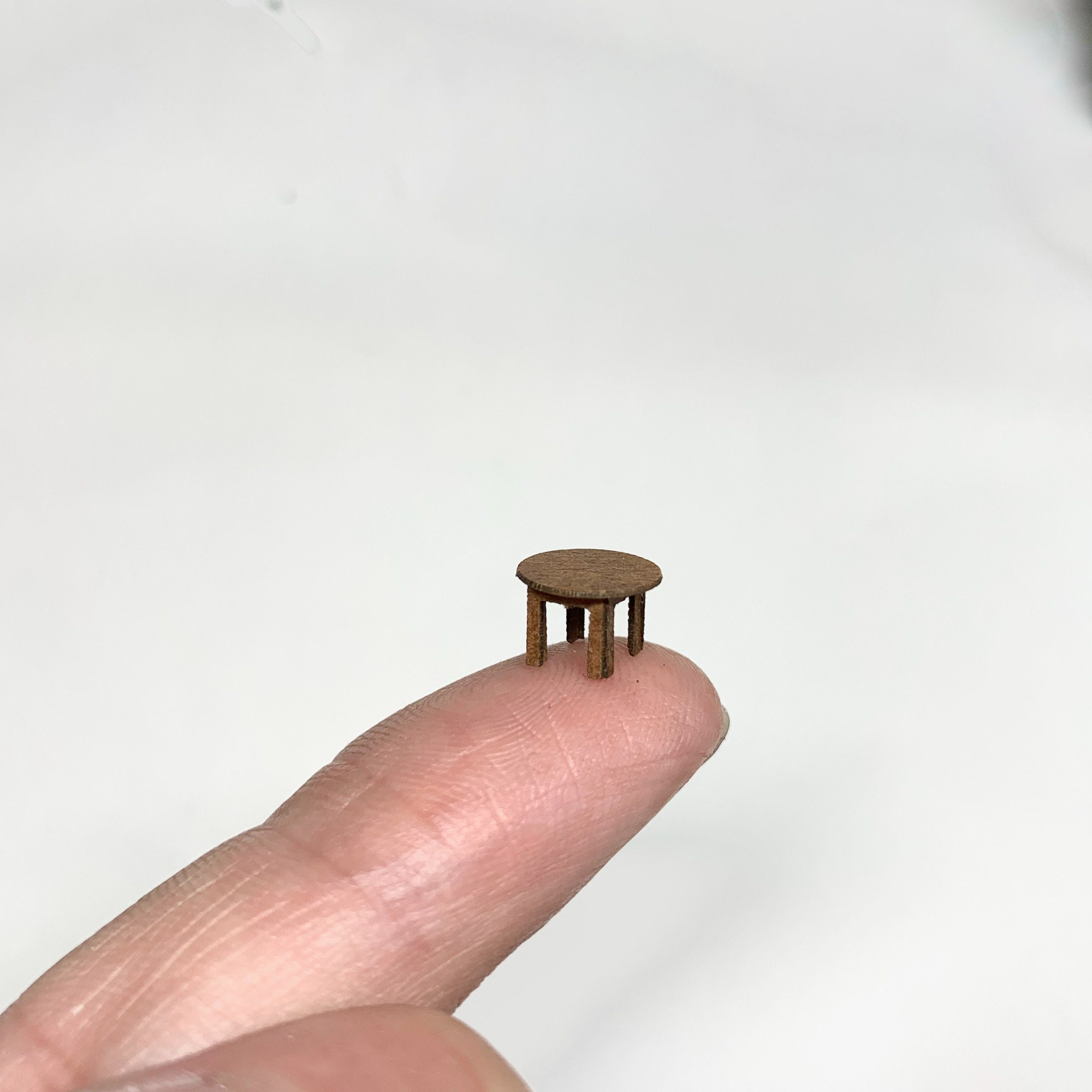 Round Table & Chairs - 1:144 1/44 Micro Scale Dollshouse Dollhouse ...