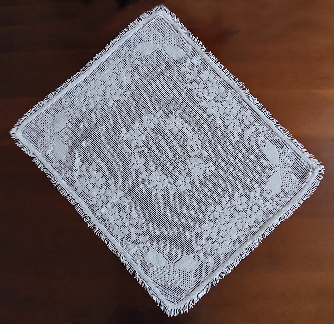 Vintage Doily Small Filet Lace Tablecloth Doily With Pattern of Flowers ...