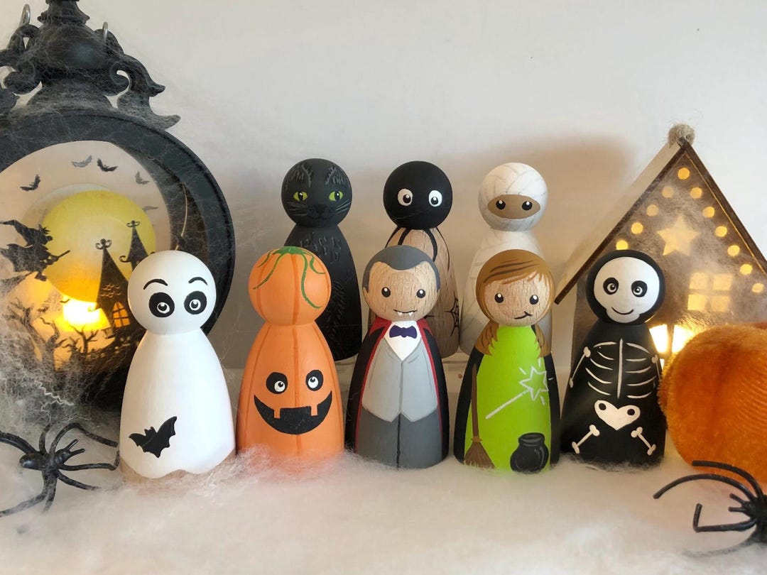 Halloween Peg Dolls. Hand Painted Wooden Peg Dolls, Includes Pumpkin ...