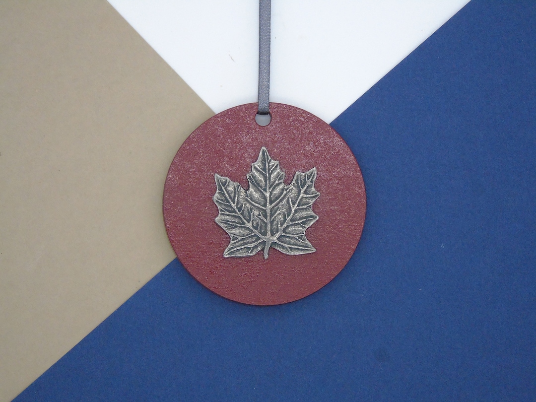 Maple Leaf Wooden Decoration Maple Leaf Christmas Tree Ornament ...