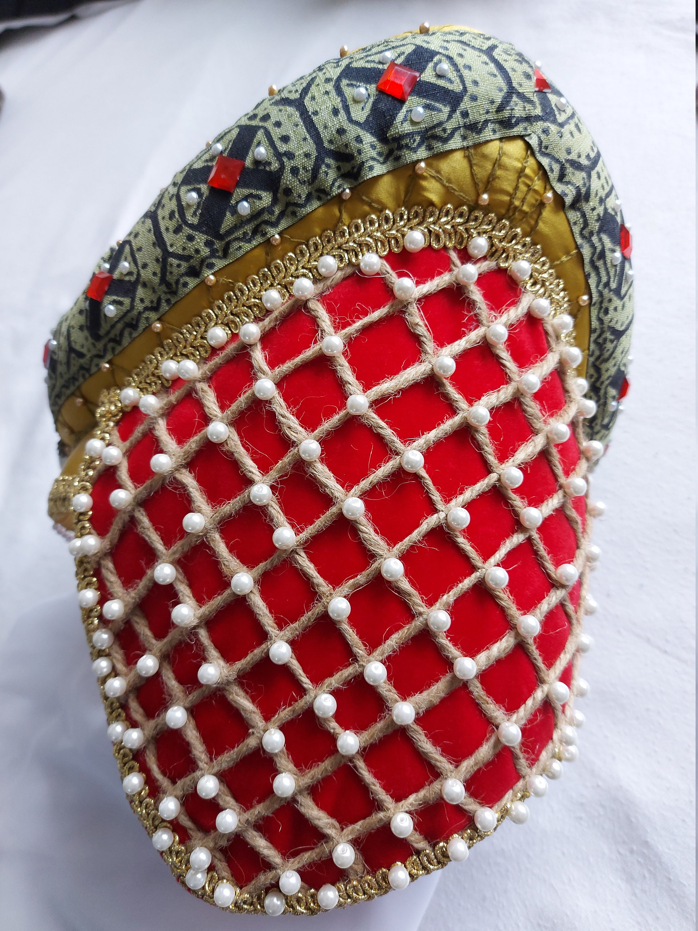 Medieval Hennin/escoffion Headdress With a Veil and Pearl Decorations ...