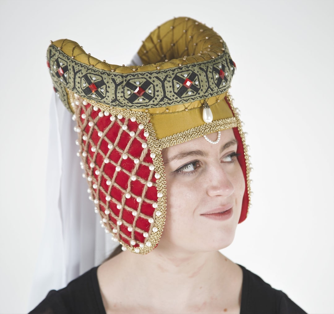 Medieval Hennin/escoffion Headdress With a Veil and Pearl Decorations ...