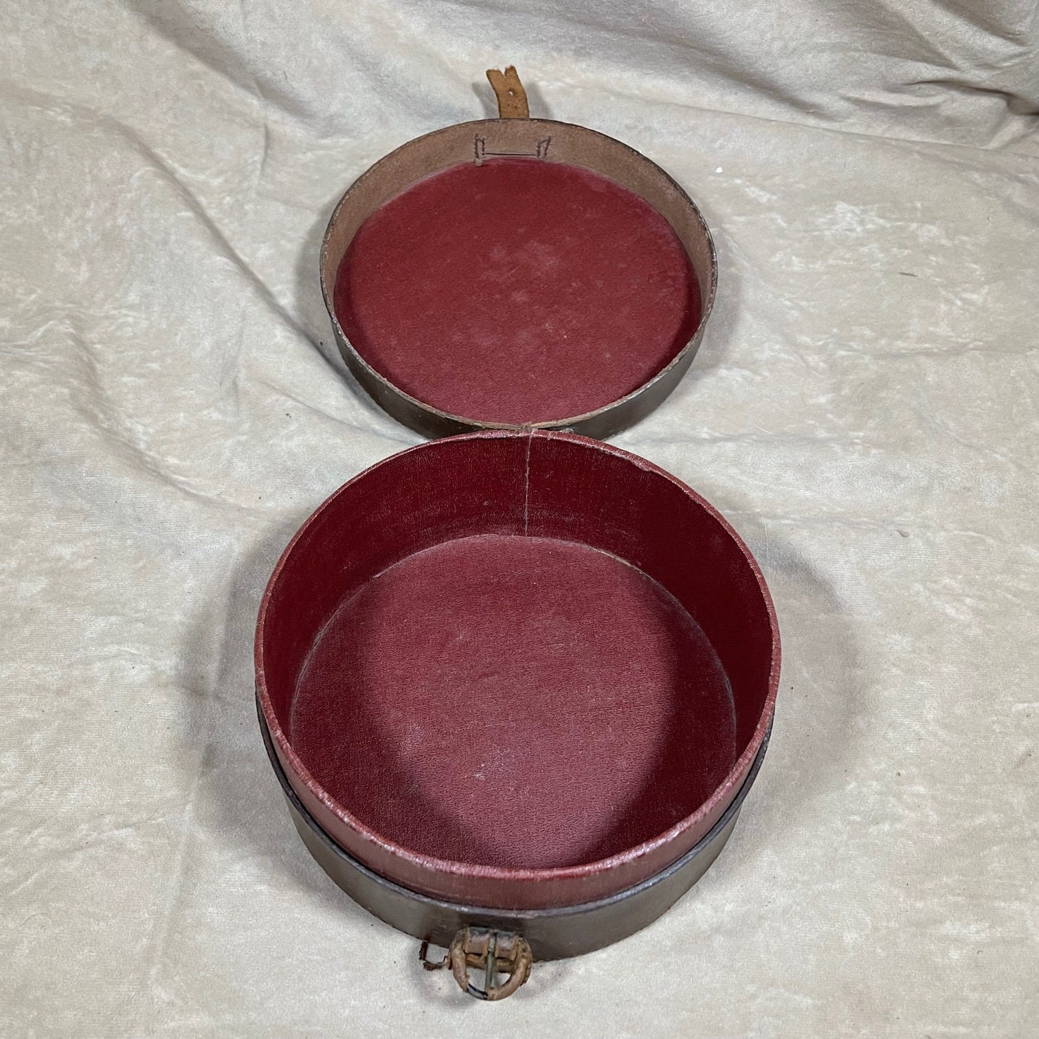Vintage 1940s Antique Small Round Leather Mens Collar Box With Buckle ...