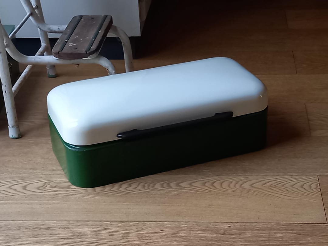Vintage Creme/green Enamel Bread Box - Etsy