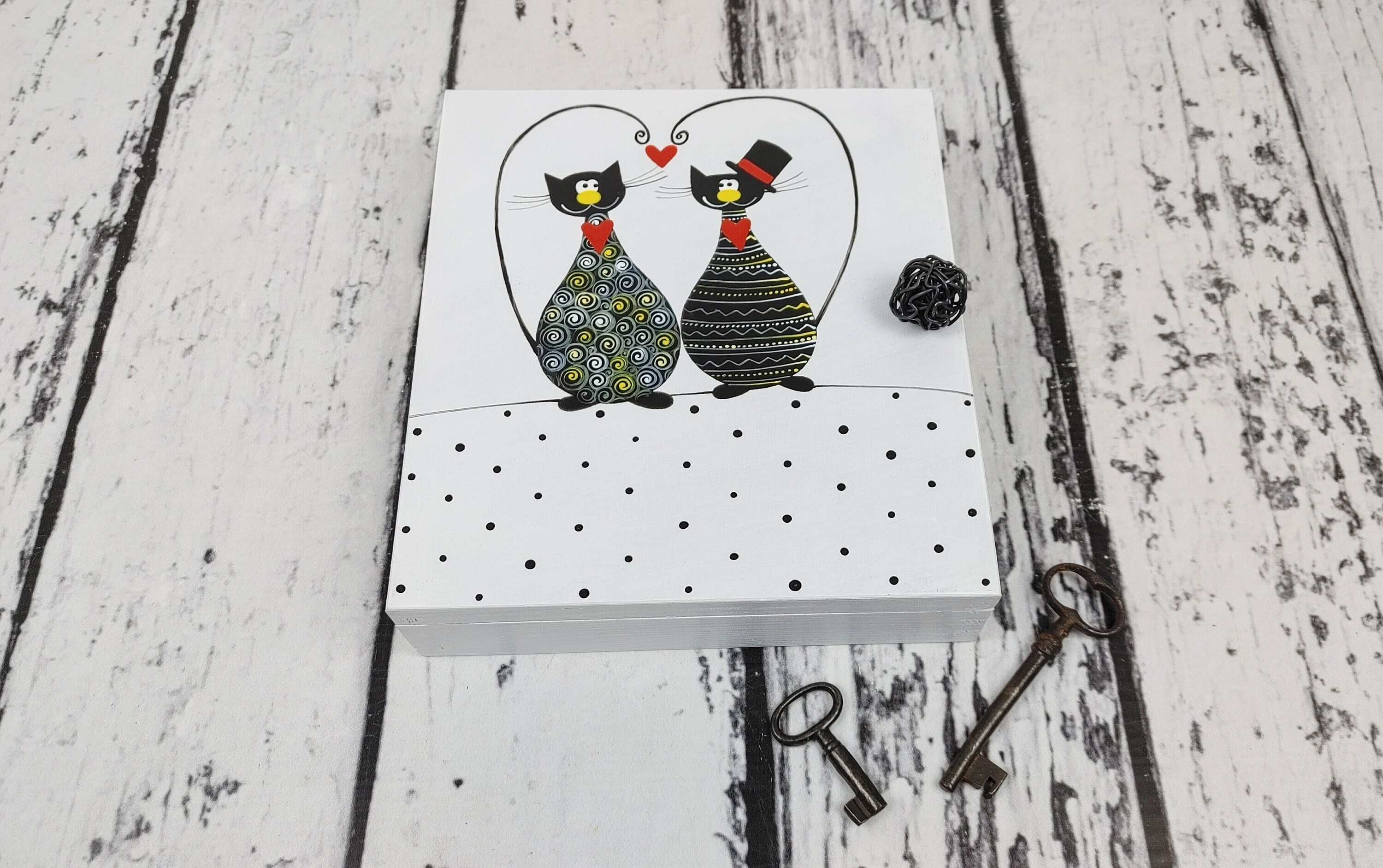 Hand Painted White Wooden Key Box, Hanging Key Box, 6 Key Hooks ...