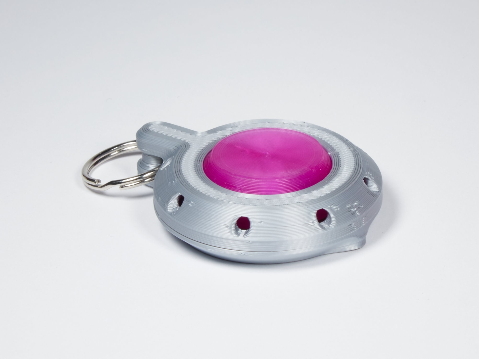 Light up Flashing UFO Flying Saucer Key Ring / Key Fob - No Batteries ...
