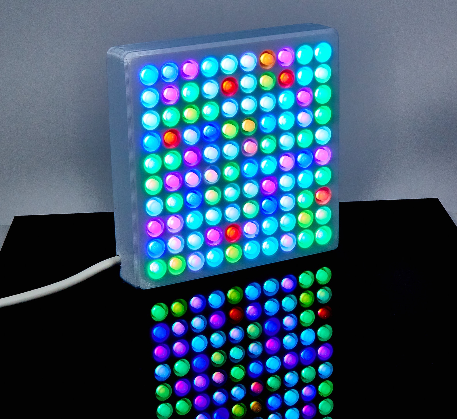 Supercomputer - Flashing LED Art - Mesmerising Desk Toy - Fascinating ...