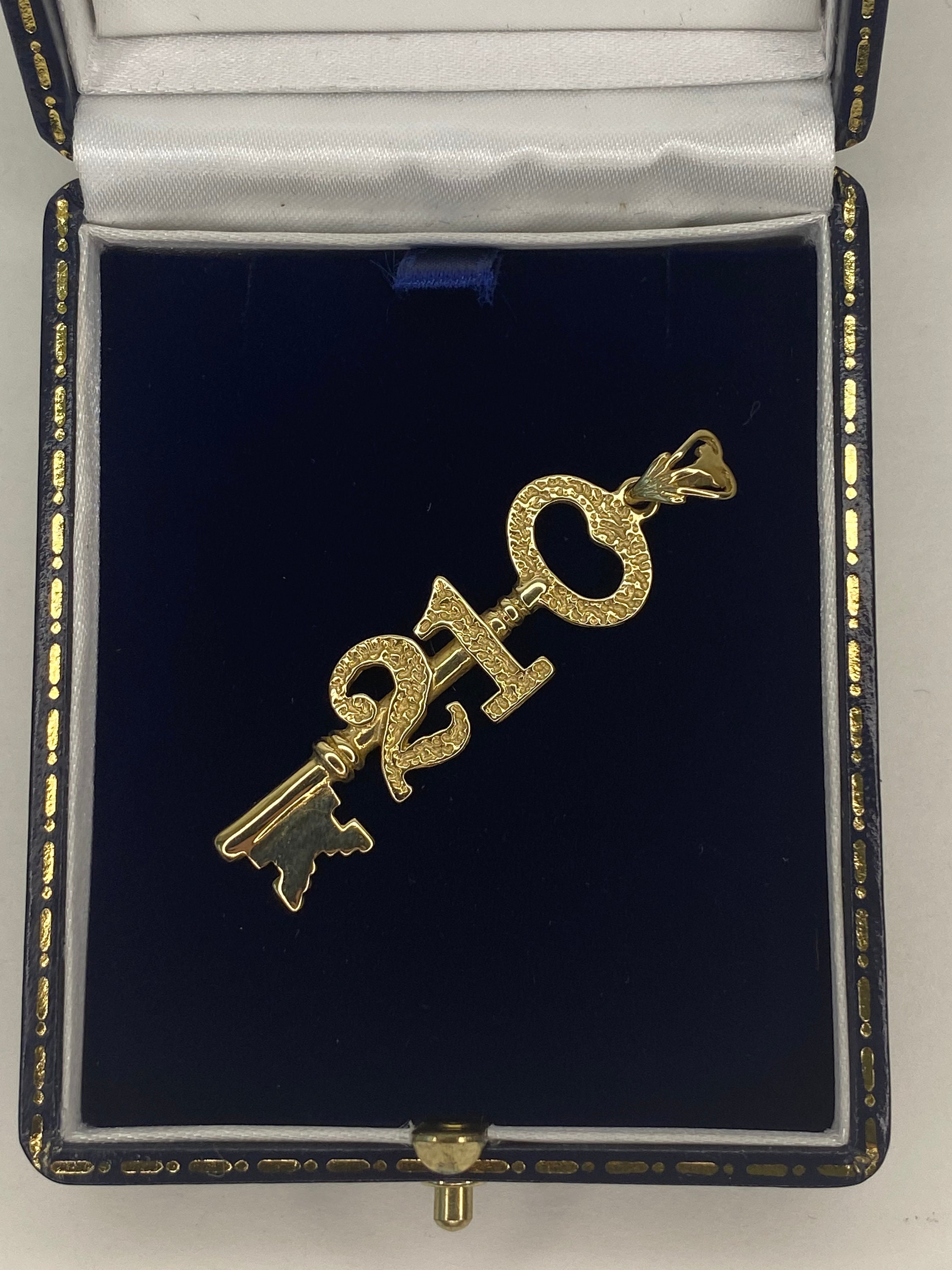 9carat Yellow Gold 21 Key Pendant - Etsy