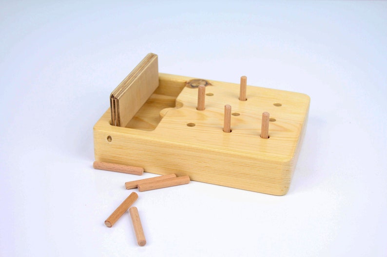 Wooden Nine-hole Peg Test, Toy Jump the Peg Brain Teaser Game ...