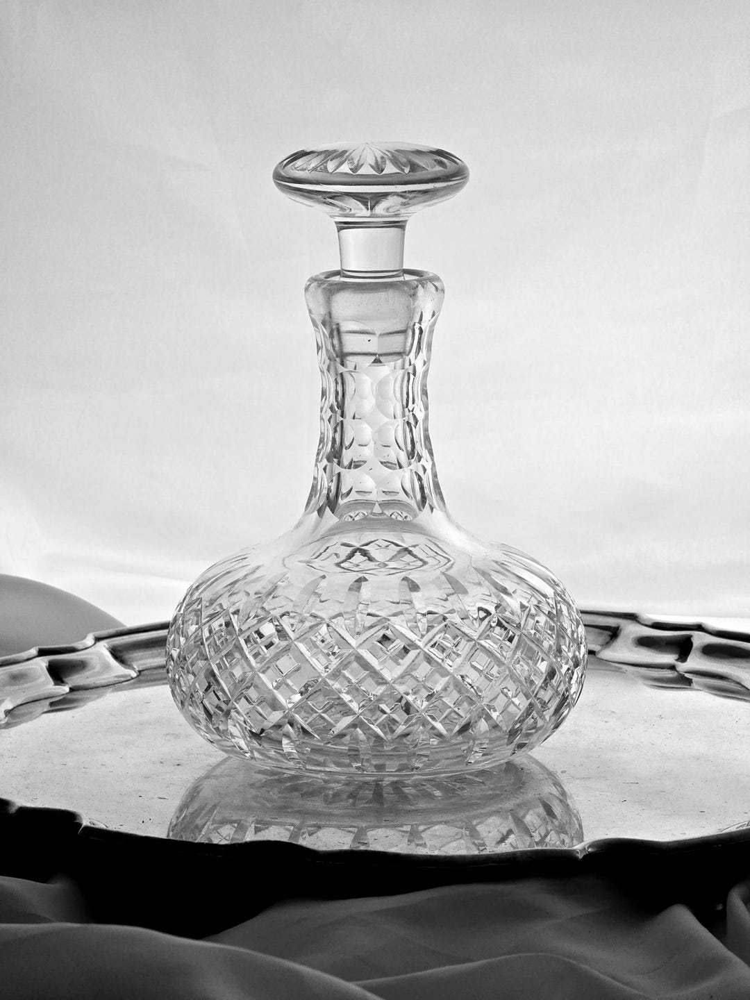 Stuart England Shaftesbury a Famous Cut, Port Decanter With the ...