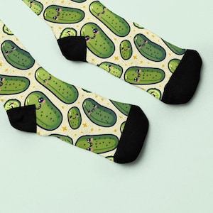 Crew Socks - Smiling Dill Pickle Pattern - Fun and Playful Gift for ...