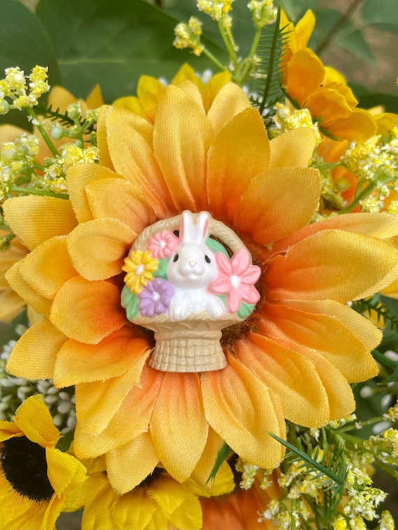 hallmark bunny in a - Gem