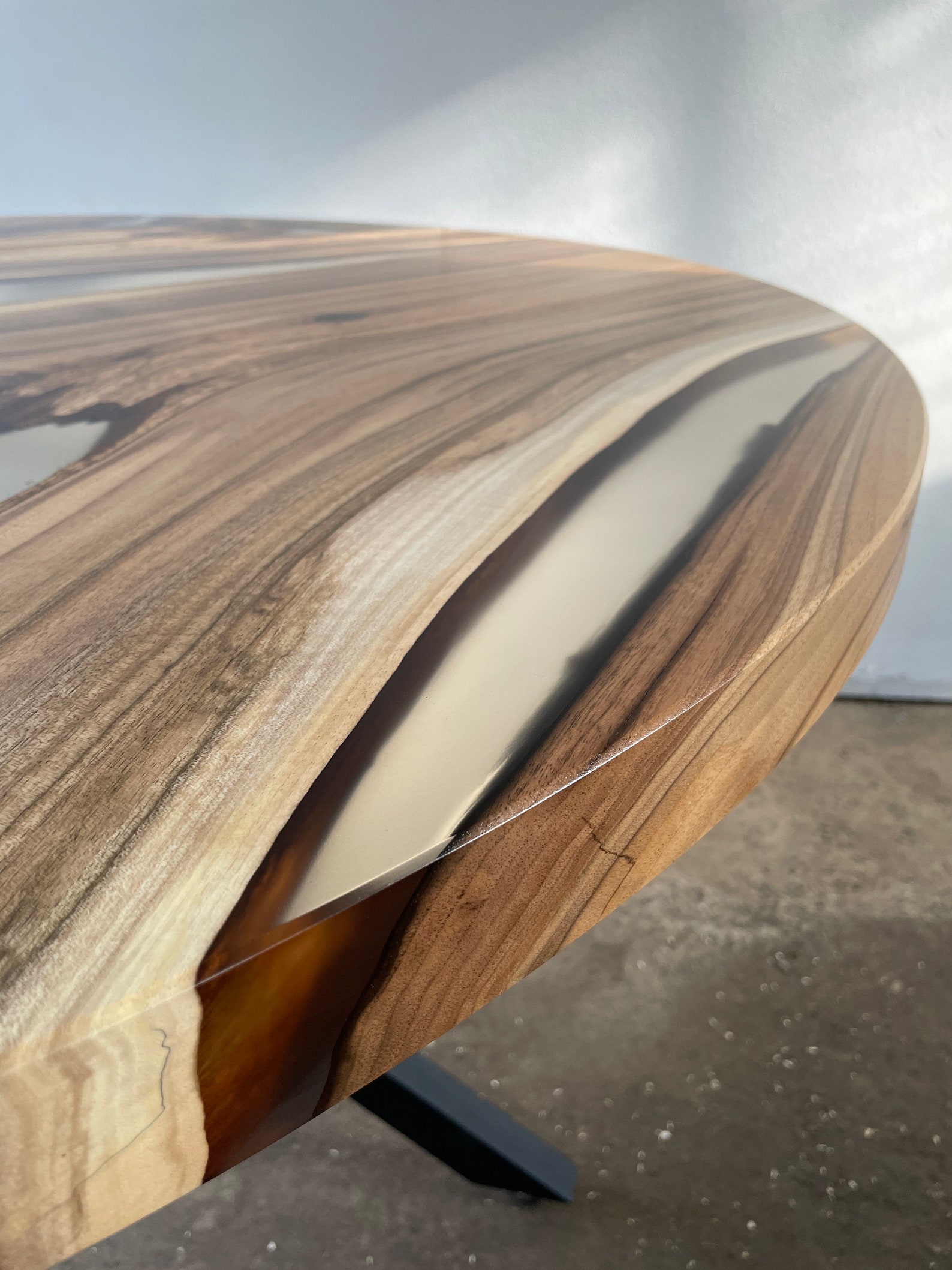 Dining Round Table Made From Walnut and Epoxy Resin,walnut Tree Table ...