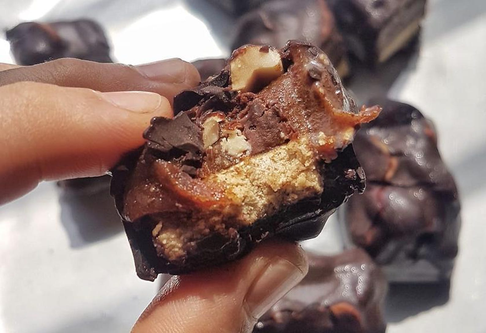 RECIPE Healthy Snickers Bar VEGAN – Dairy-free, Chocolatey, Nutty, and ...