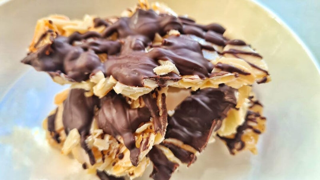 RECIPE Chocolate Florentine Biscuits VEGAN – Crispy, Nutty, and ...