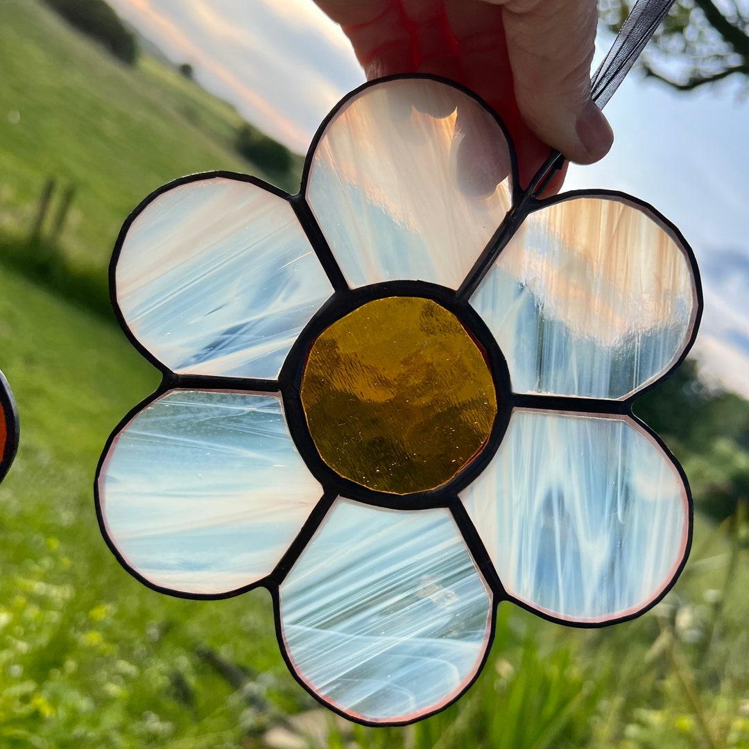 Delightful Daisy Stained Glass Suncatcher - Etsy