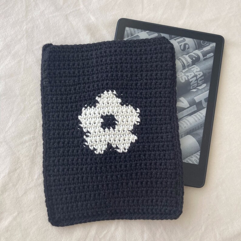 Black and White Flower Crochet Kindle/ereader Cover - Etsy