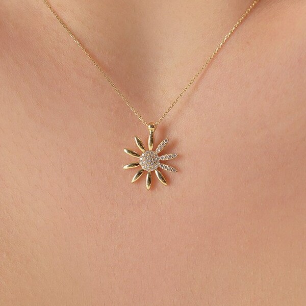 Solid Gold Daisy Necklace - Etsy