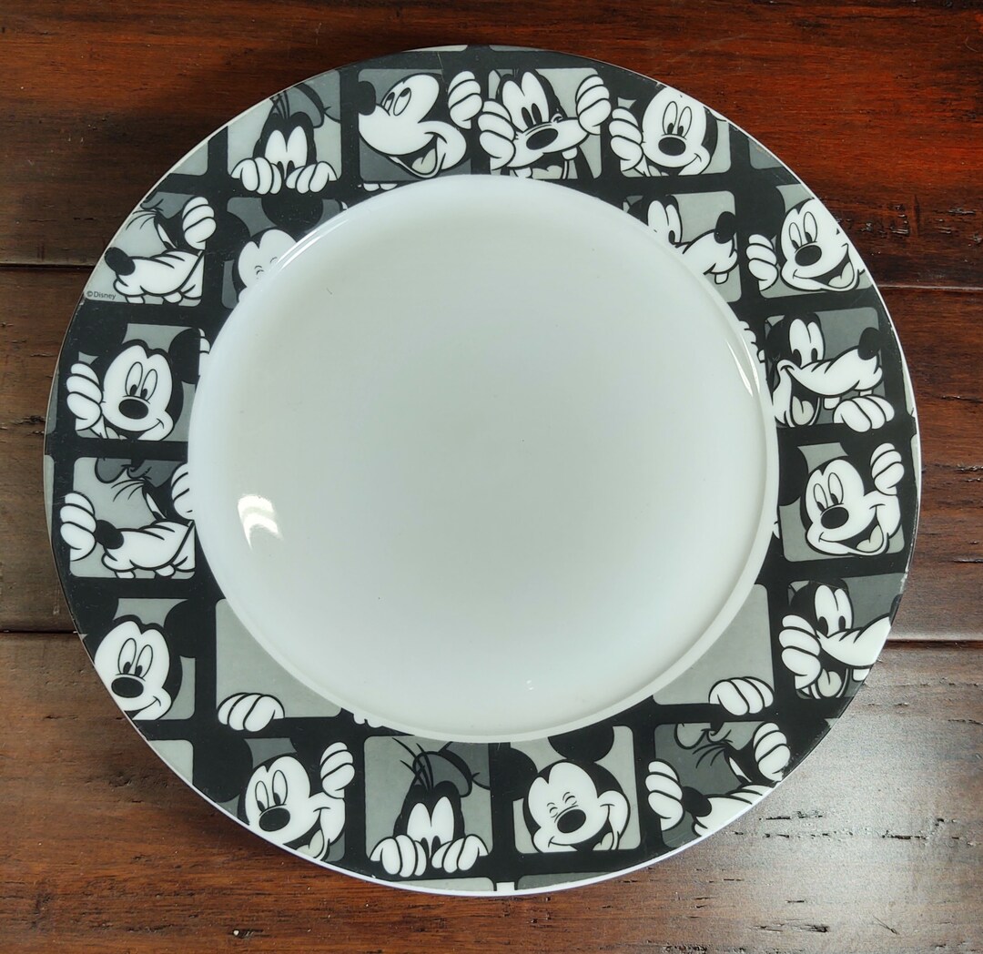 Disney Mickey Mouse and Goofy Plates Set of 4 - Etsy
