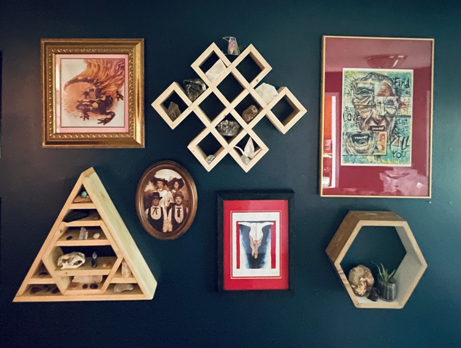 Endless Knot Display Shelf | Etsy