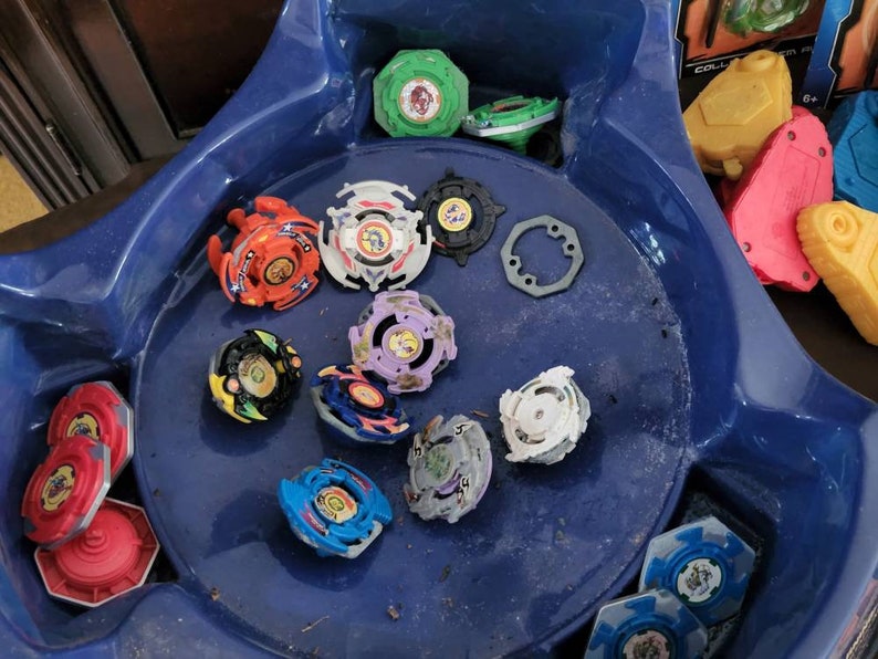 2 Beyblade Stadiums With 19 Beyblade, 2 Different Launchers - Etsy