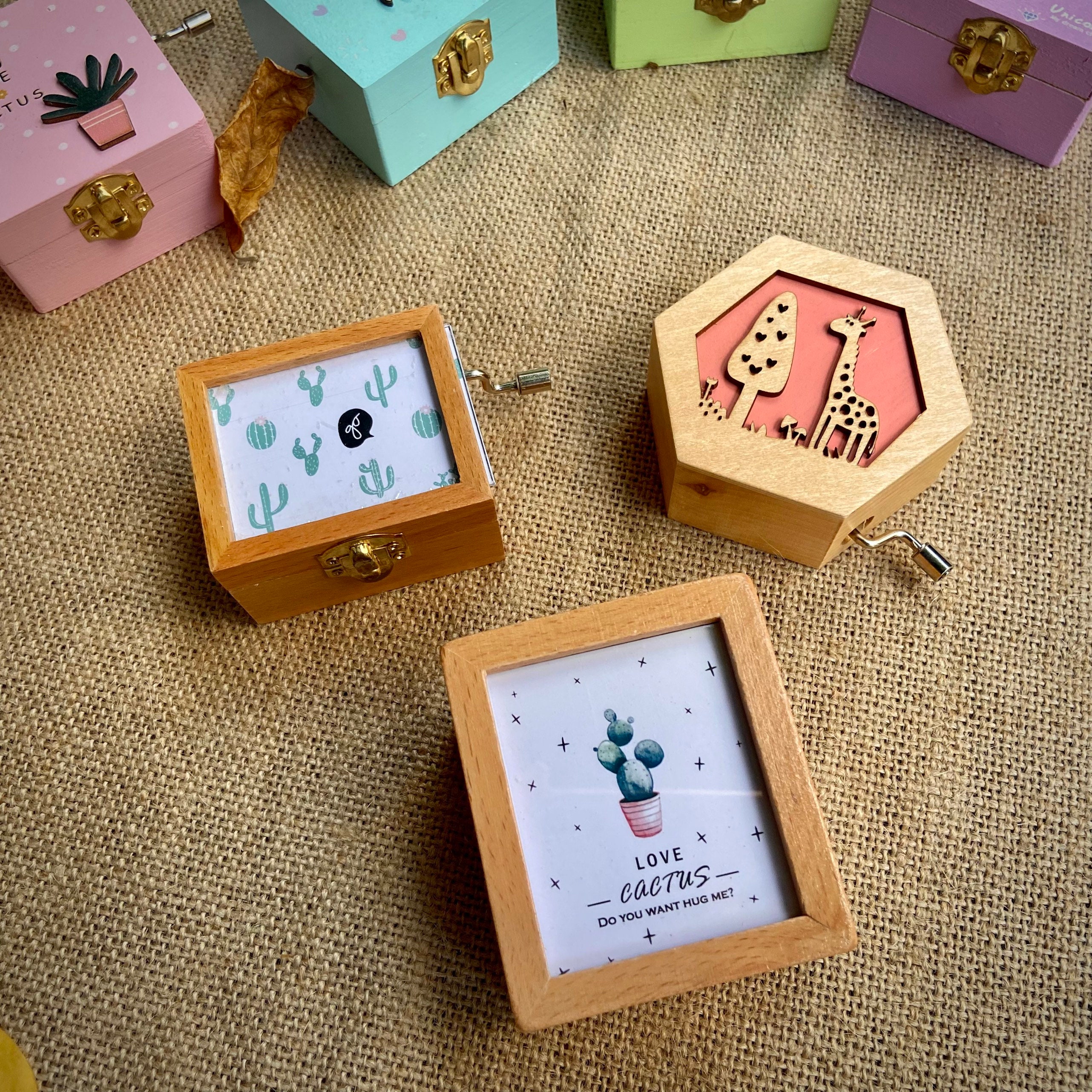 Personalize Wooden Music Box Cute Tiny Hand Crank Music Box - Etsy Denmark