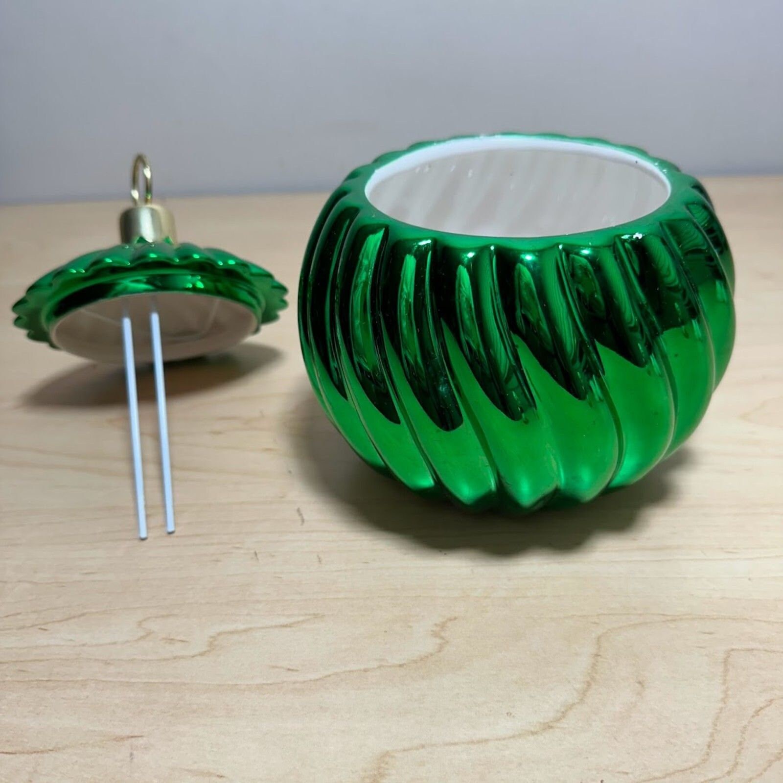 Teleflora Christmas/holiday Ceramic Ornament Ball Lidded Planter Jar ...