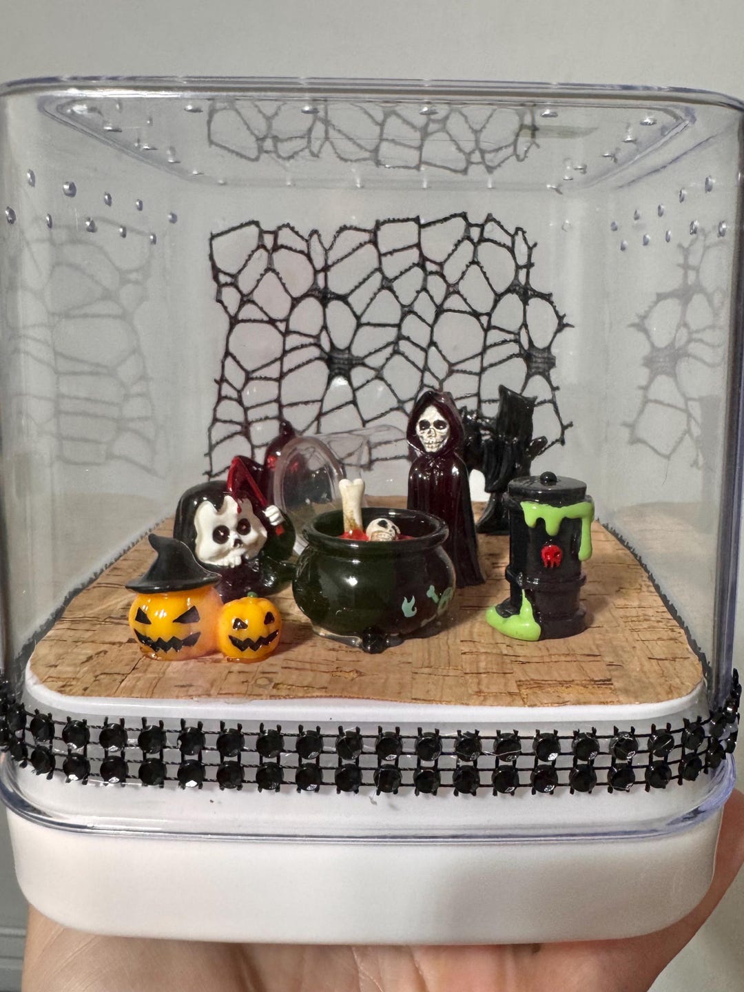 Jumping Spider Enclosure Graveyard Spooky Vampire Ghost Halloween Theme ...