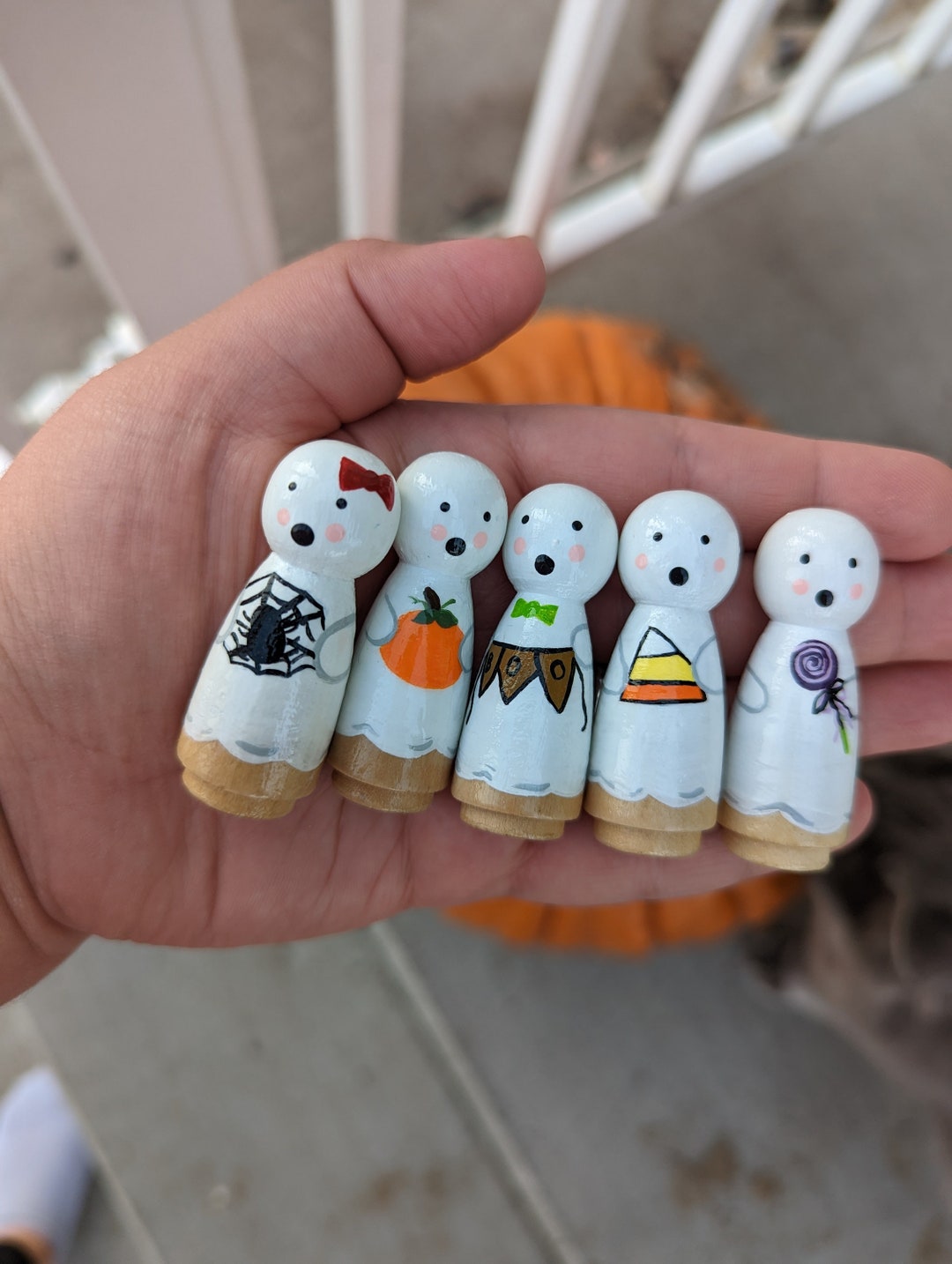 Set of Ghost Peg Dolls/ 5 Little Ghosts/ Small Ghost Decorations/ Ghost ...