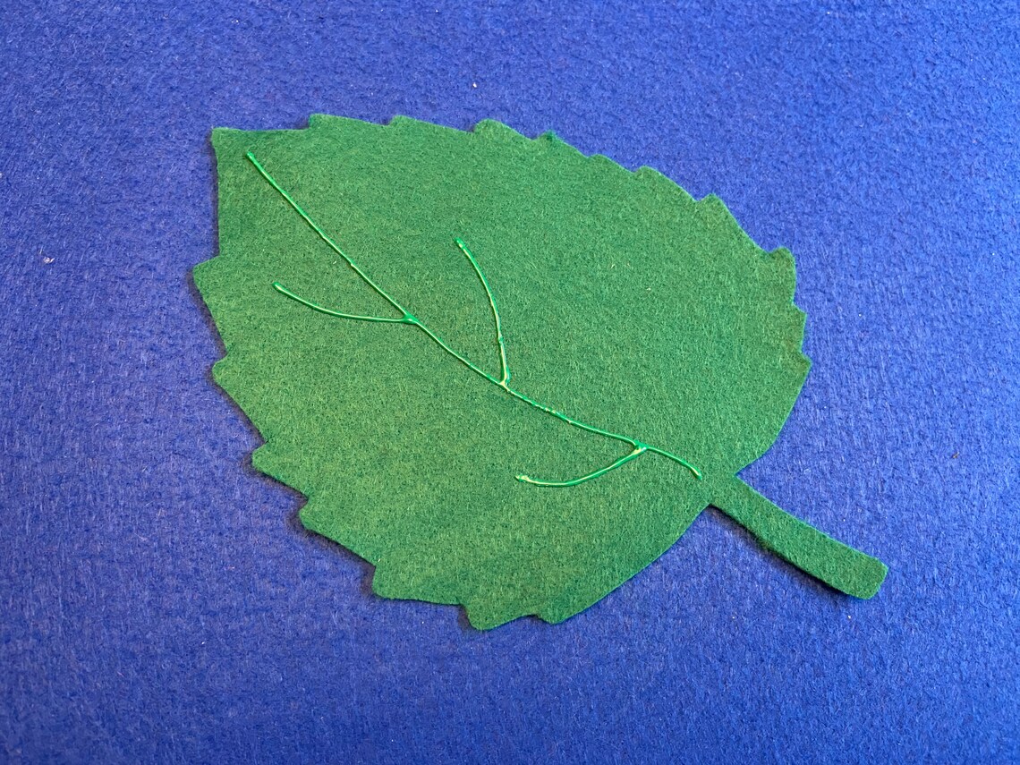 5 Little Ladybugs Sitting on a Leaf Felt Rhyme //felt Board Story ...