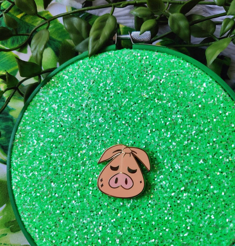 Legend of Zelda Windwaker Inspired Hard Enamel Pin Piggy Bait - Etsy