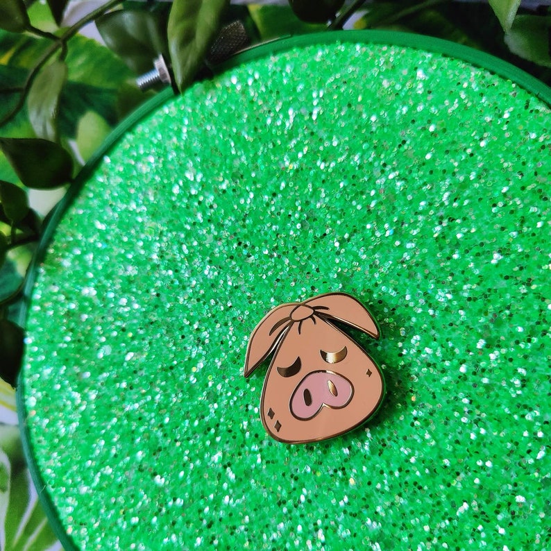 Legend of Zelda Windwaker Inspired Hard Enamel Pin Piggy Bait - Etsy