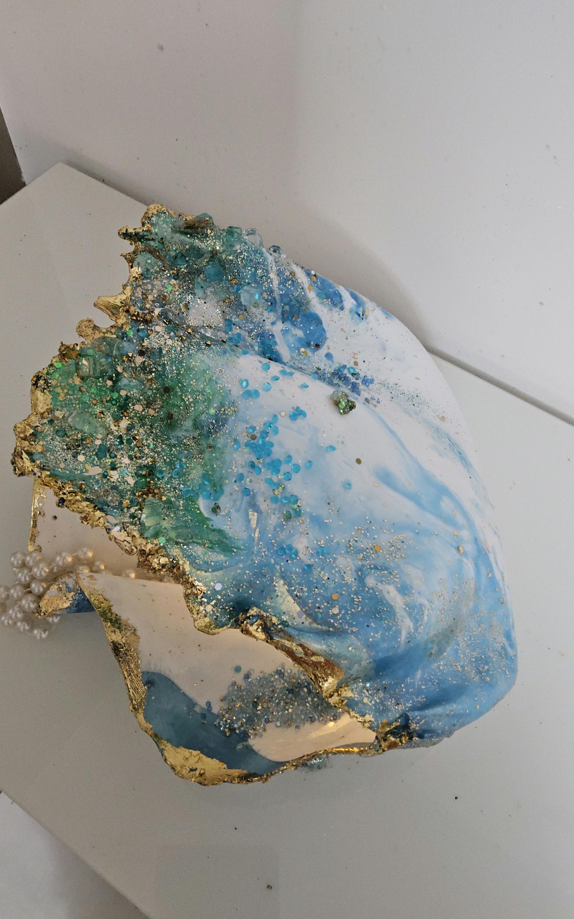 Sculptured Handmade Resin Clam Shell White, Blues, Gold Edged Heavily ...