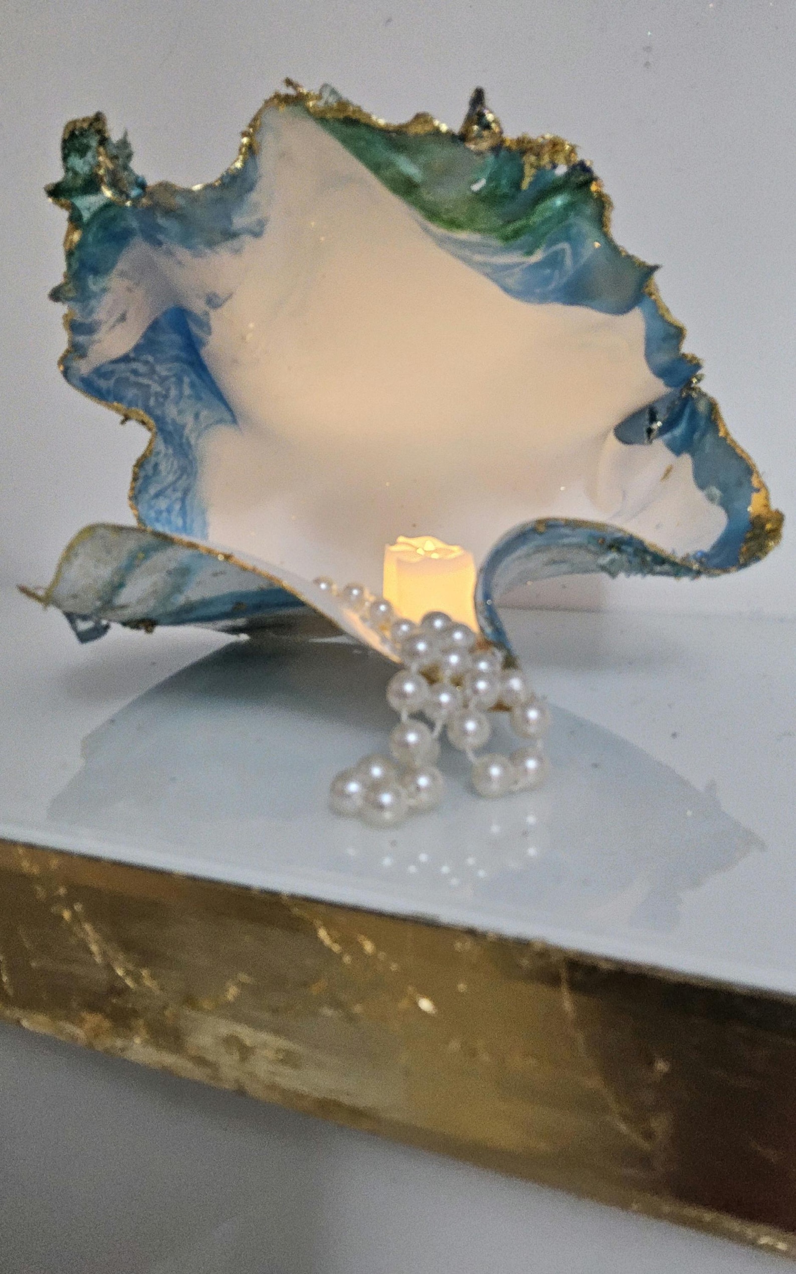 Sculptured Handmade Resin Clam Shell White, Blues, Gold Edged Heavily ...