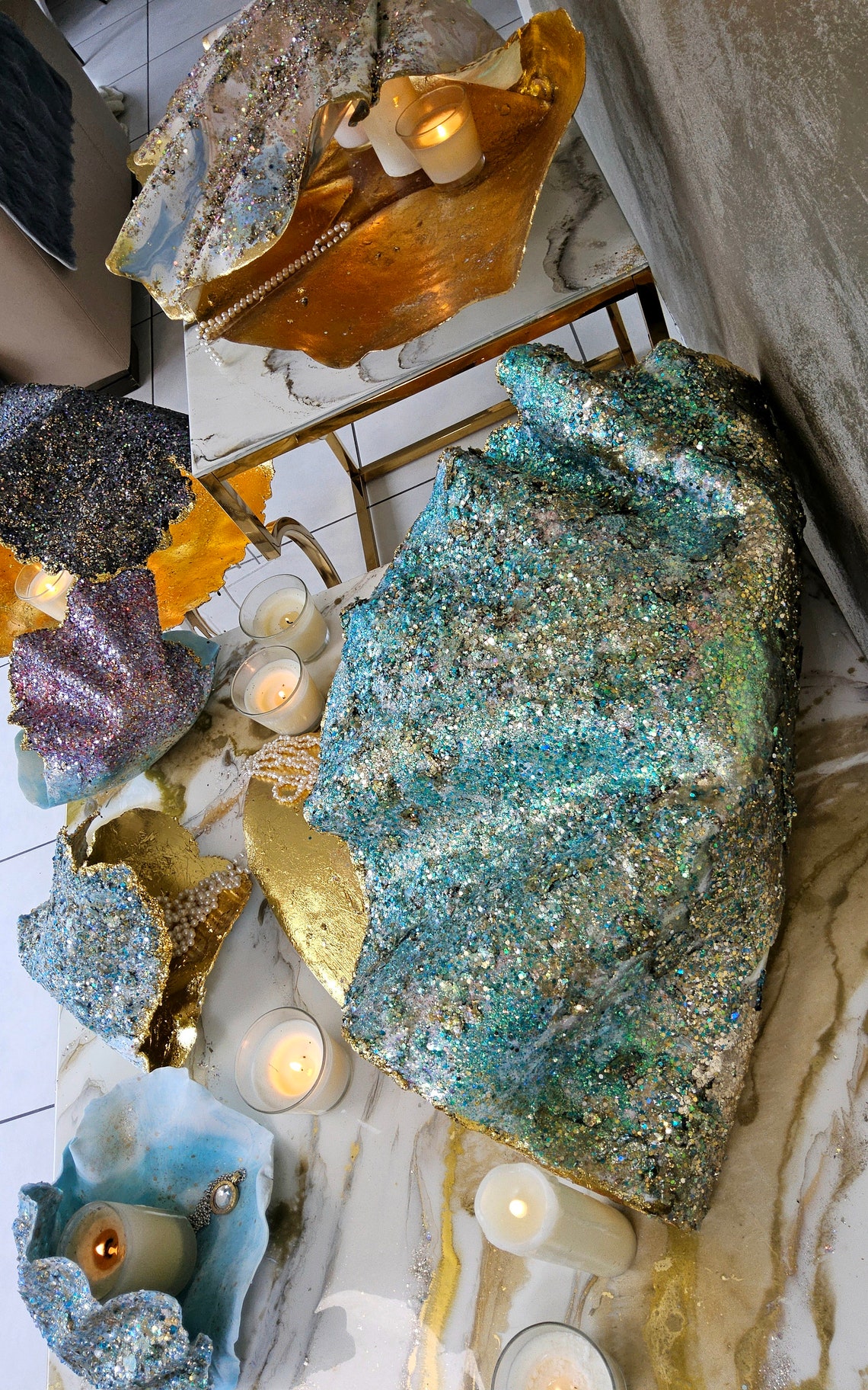 Medium Handmade Sculptured Blue Gold Leafed Top and Bottom Clam Shell ...