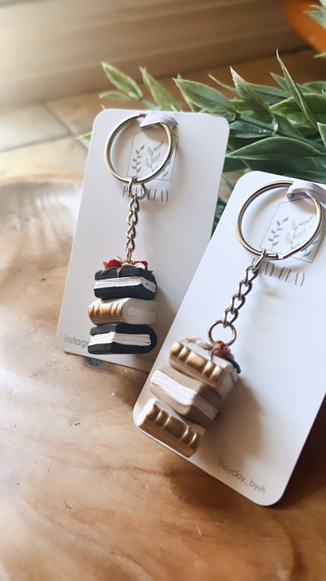 Stacked Books Keychain - Etsy