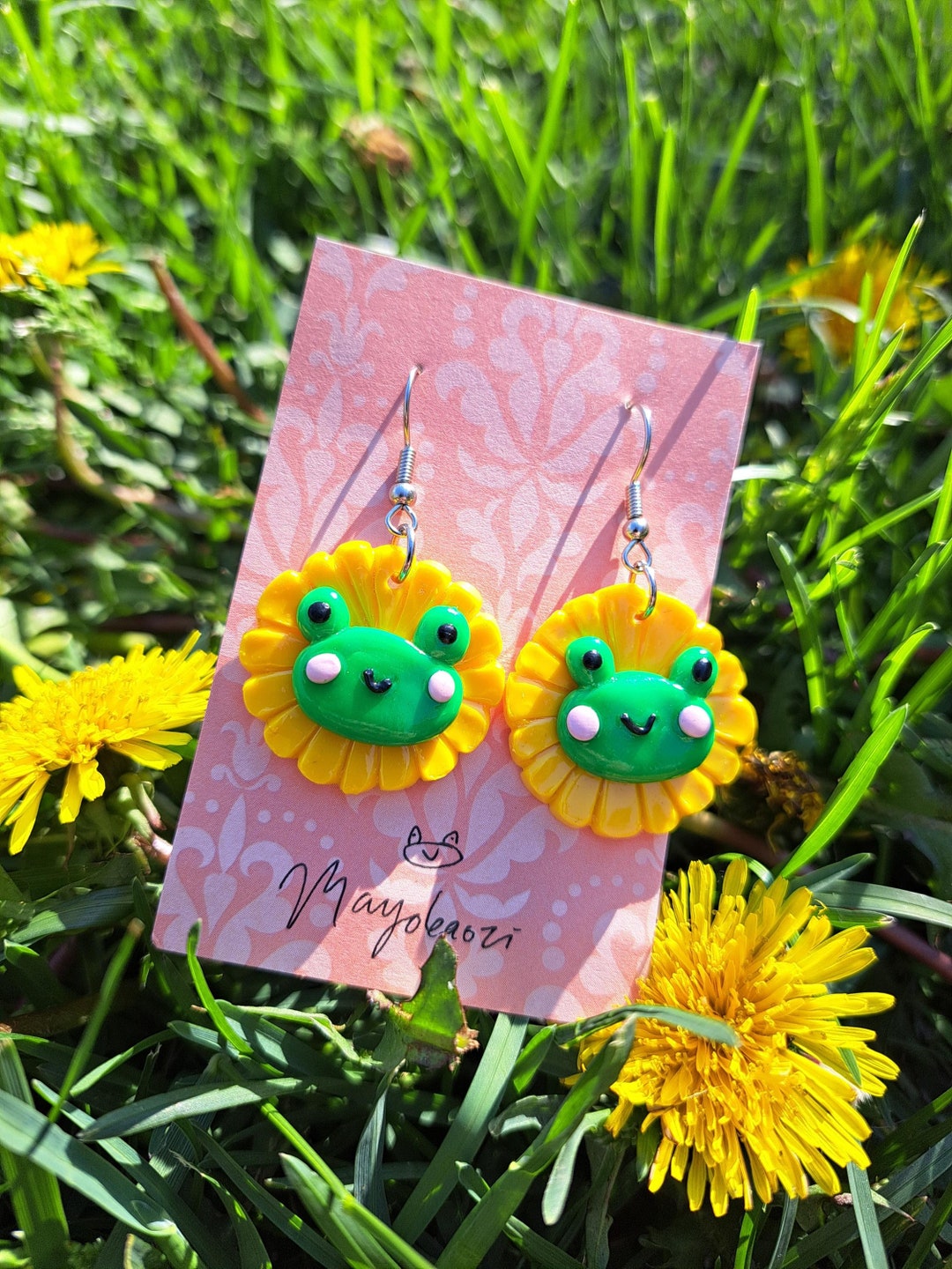 Flower Frogs- Blushing Frogs in Sunflower- Handmade Polymer Clay Charm ...