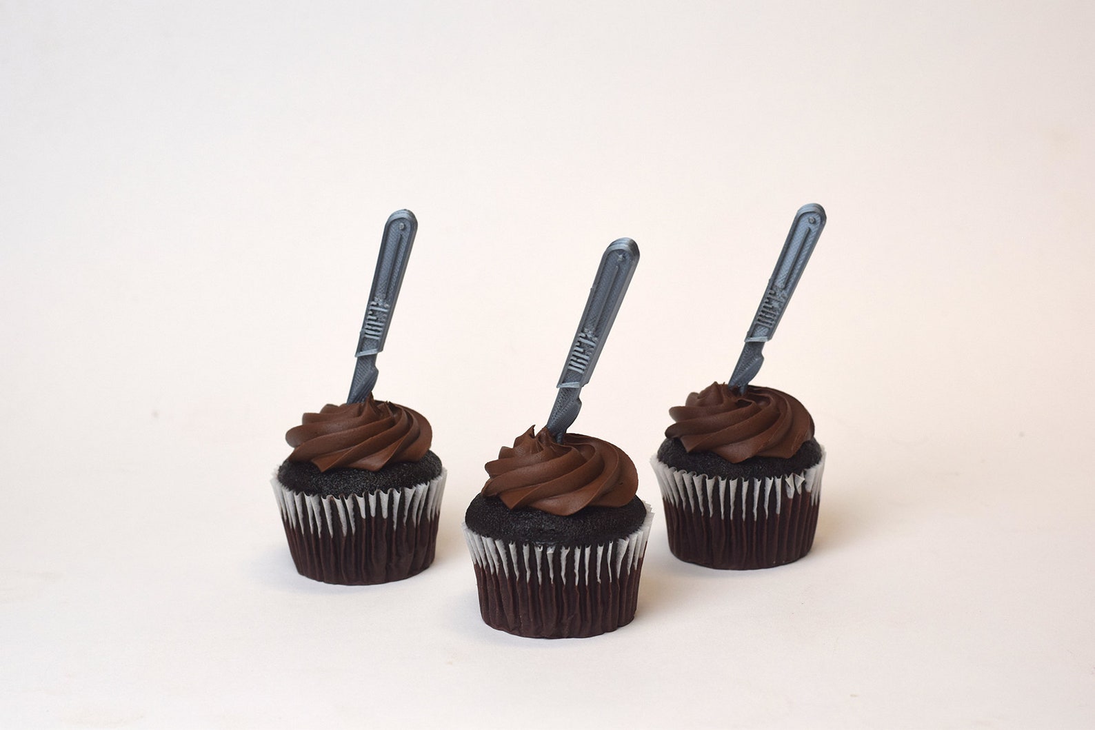 Scalpel Cupcake Toppers Doctor Medical Party, Medical Instruments Cake ...