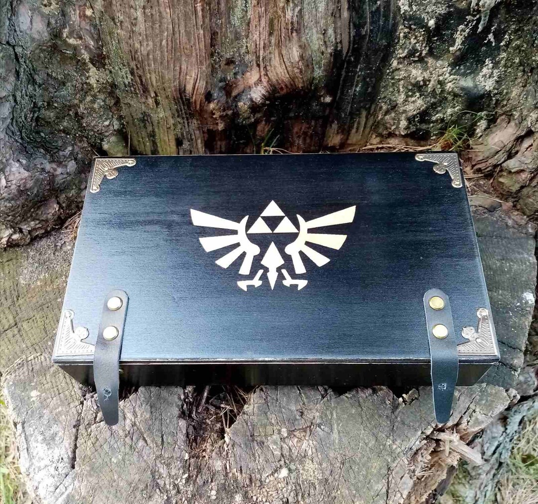 Zelda Triforce Set Wooden Dice Tray and Dice Tower for Fans of the ...