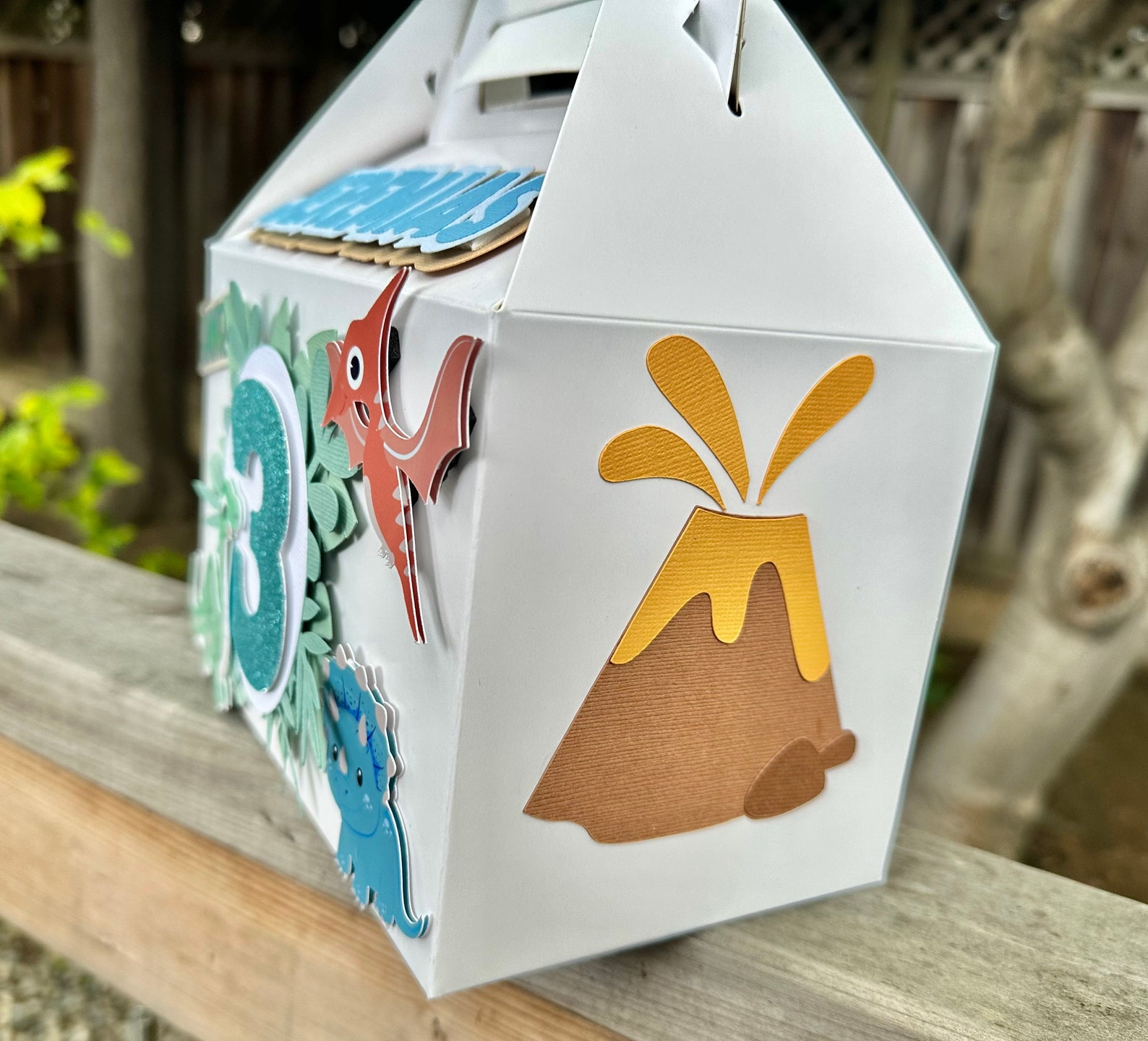 Dinosaur and Volcano Themed Party White Party Favor Box Gift 6 Empty ...